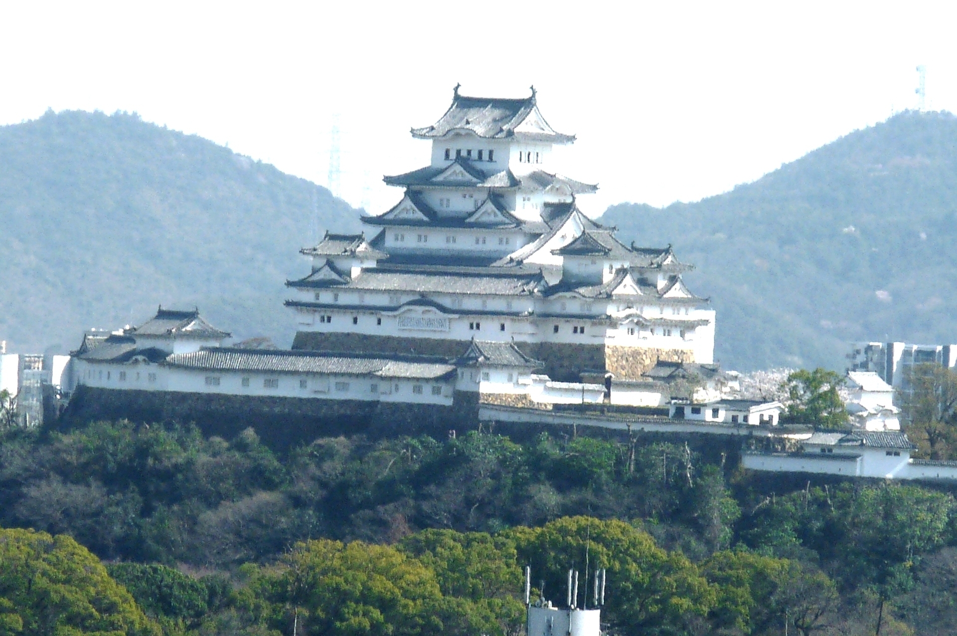 白鷺城のライトアップ: GANZAN